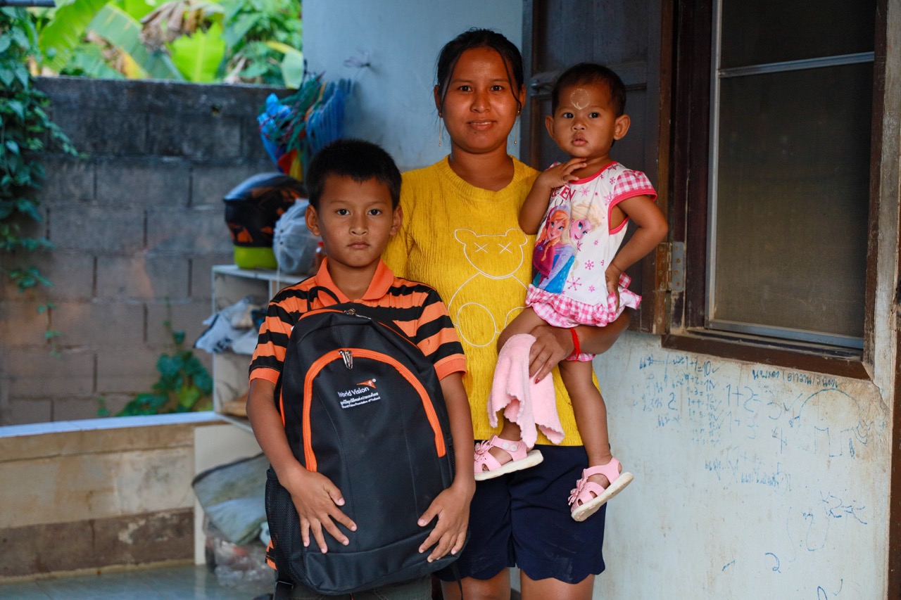 "ฟื้นฟูชีวิต คืนความหวัง ก้าวผ่านอุทกภัย สู่วันใหม่ที่เข้มแข็ง" - World ...